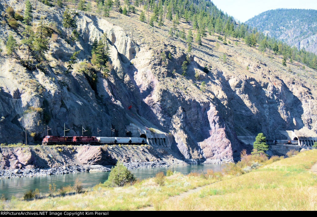 CP 8631 at the Skoonka Tunnels